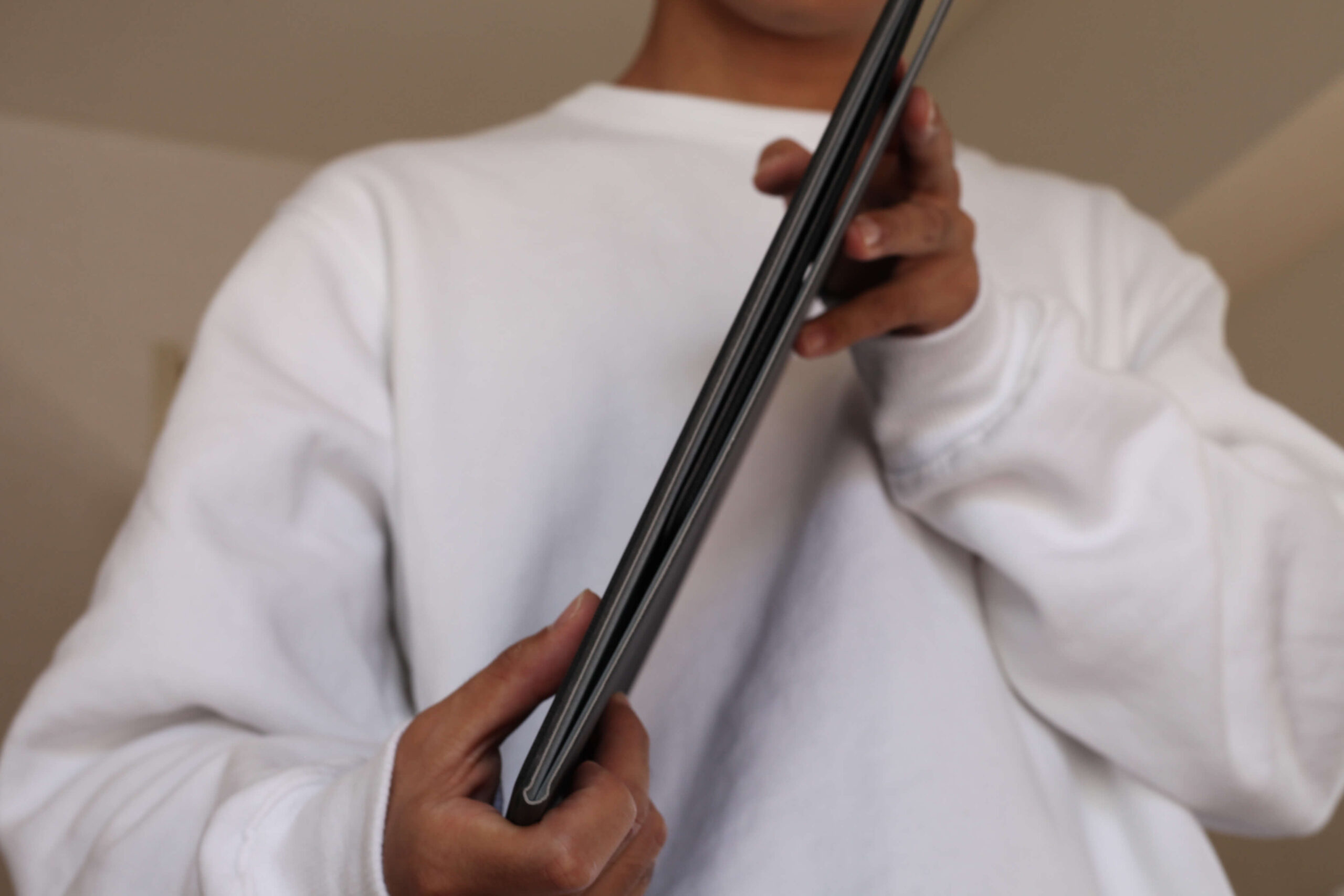 【斬新】ステンディングデスクが作れるMOFT Zをレビュー！在宅ワークがはかどる | Fika Magazine