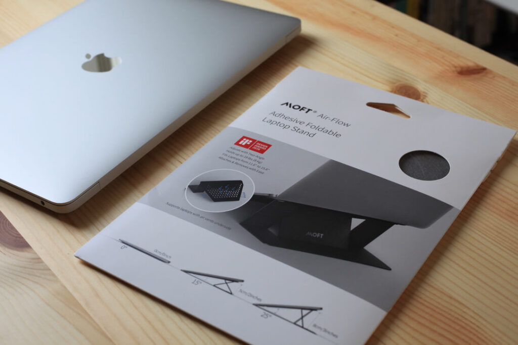 ノートPCスタンドの最適解「MOFT」を1年使用。素晴らしい点・イマイチな点のレビュー | Fika Magazine